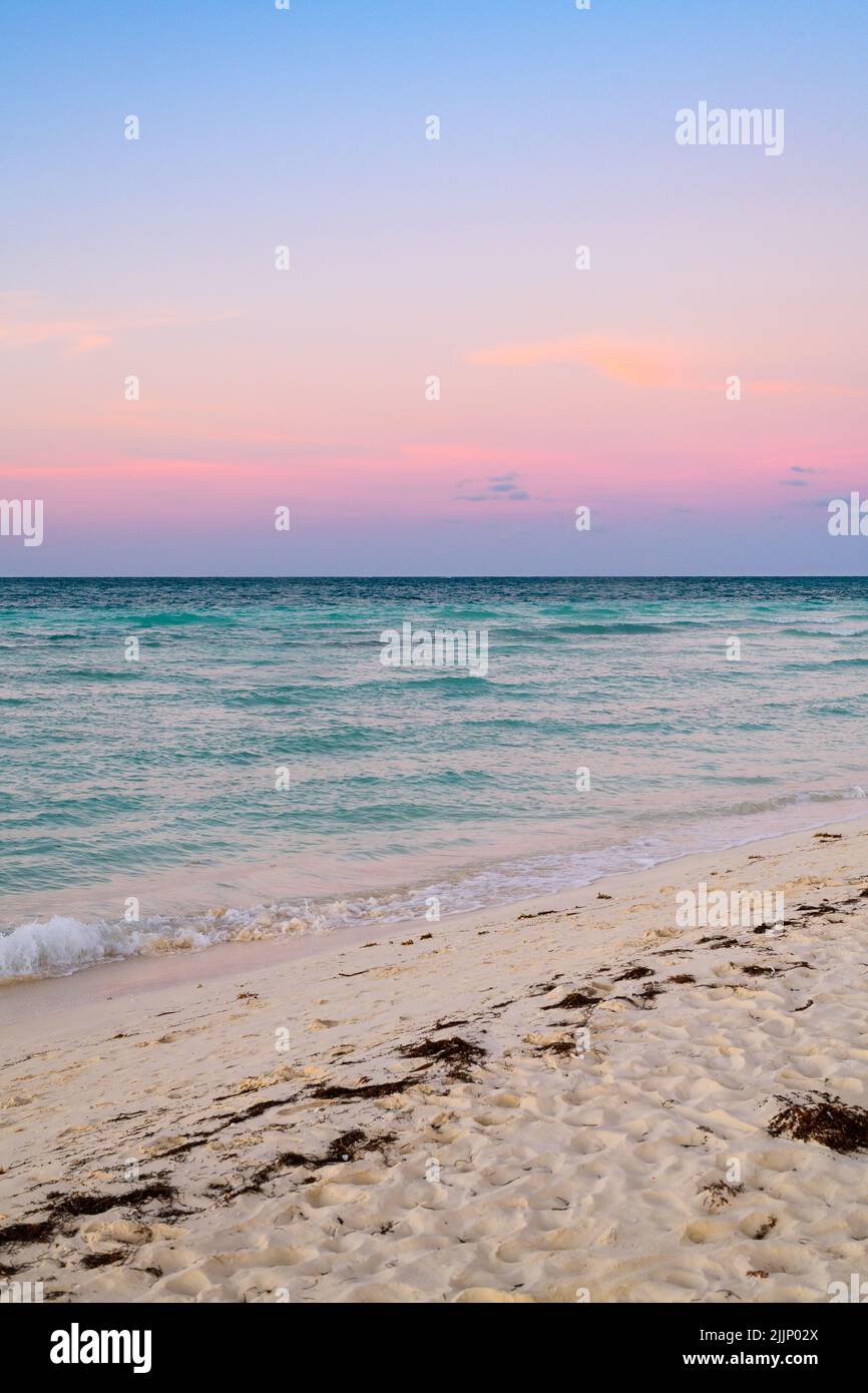 Cuban beach sunset hi-res stock photography and images - Alamy