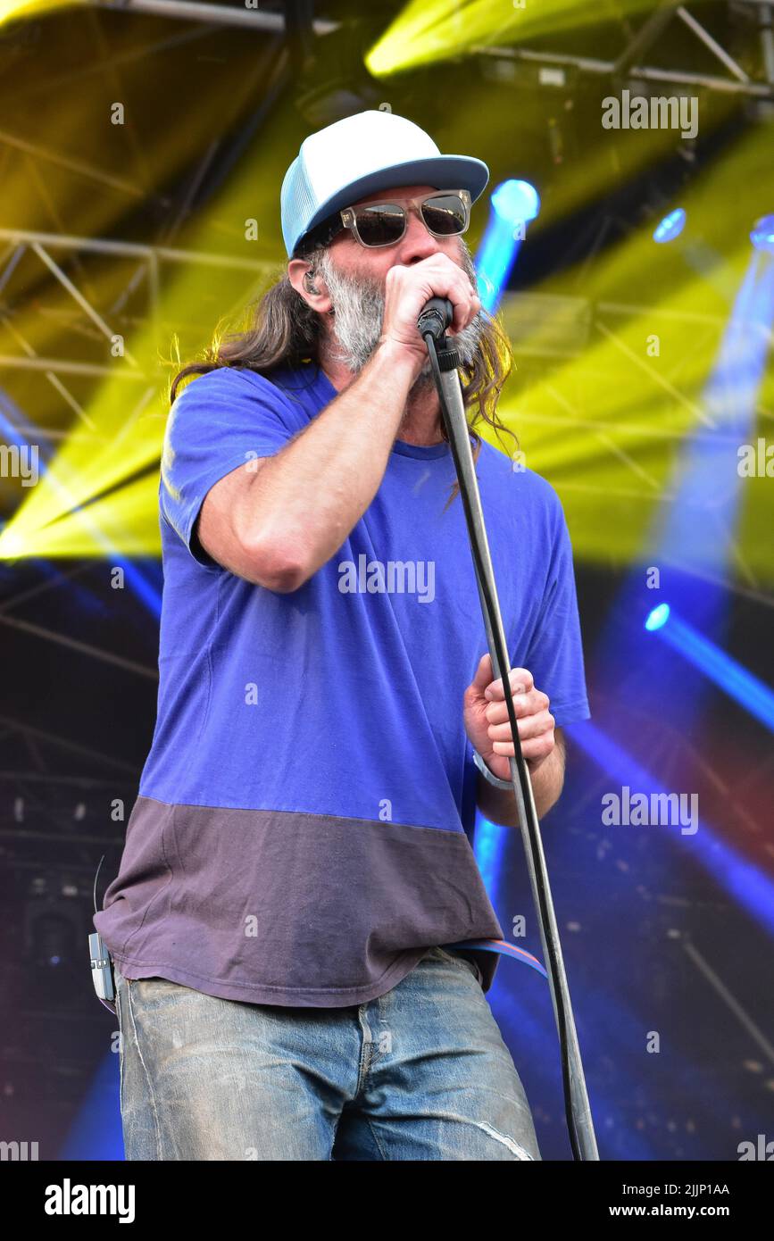 Gary Stringer From Reef Performing Live On Stage In Concert, Day 2 Of ...