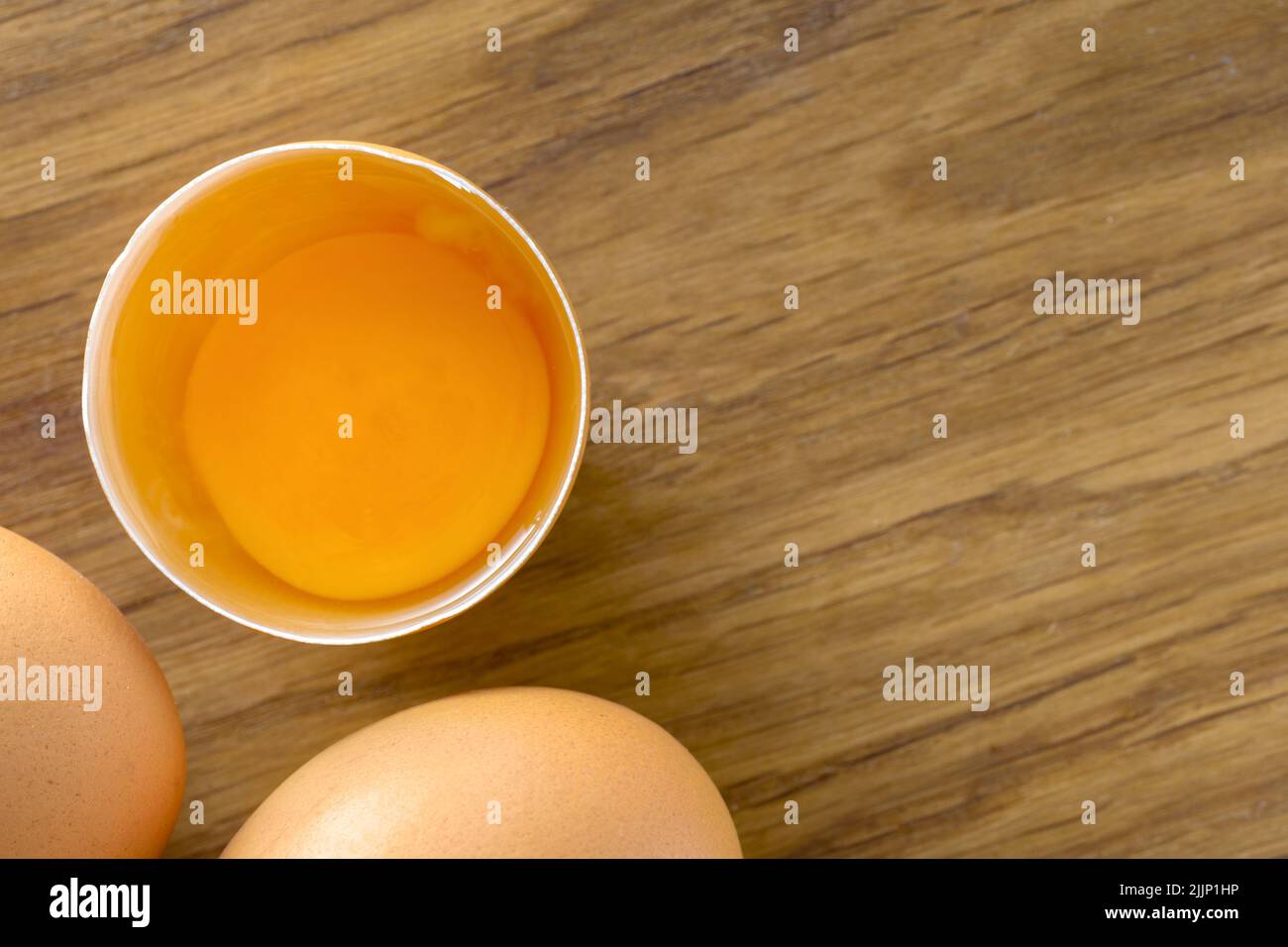 Whole eggs hi-res stock photography and images - Alamy