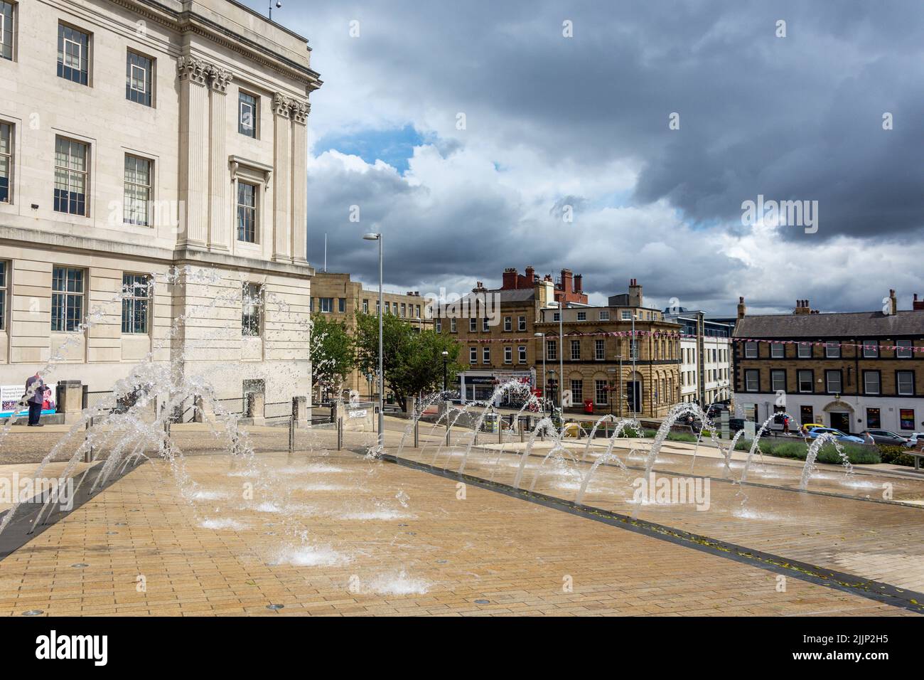 Terraced fountains at barnsley town hall town centre south yorks hi-res ...