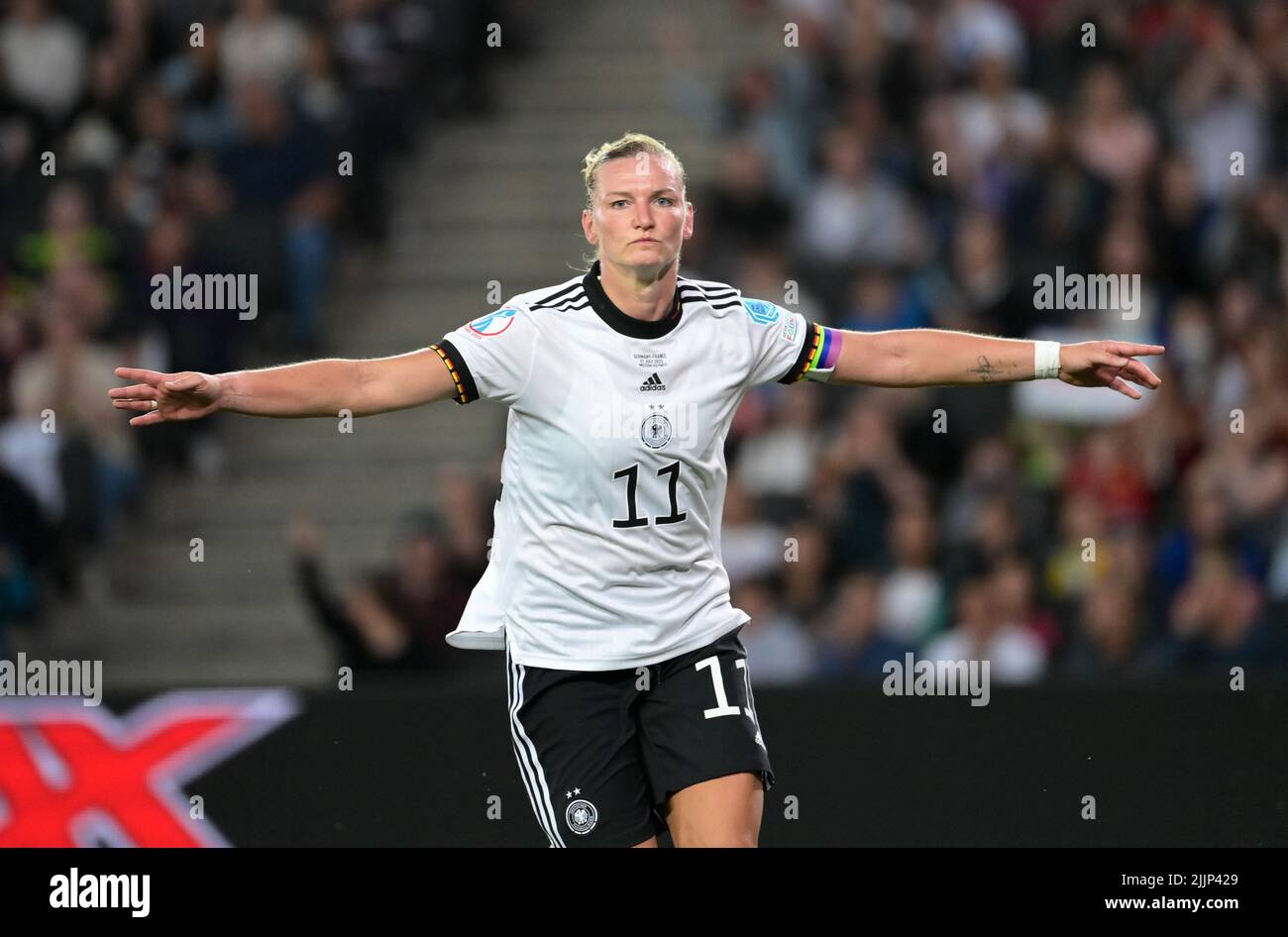 Alexandra popp july stadium mk hi-res stock photography and images - Alamy
