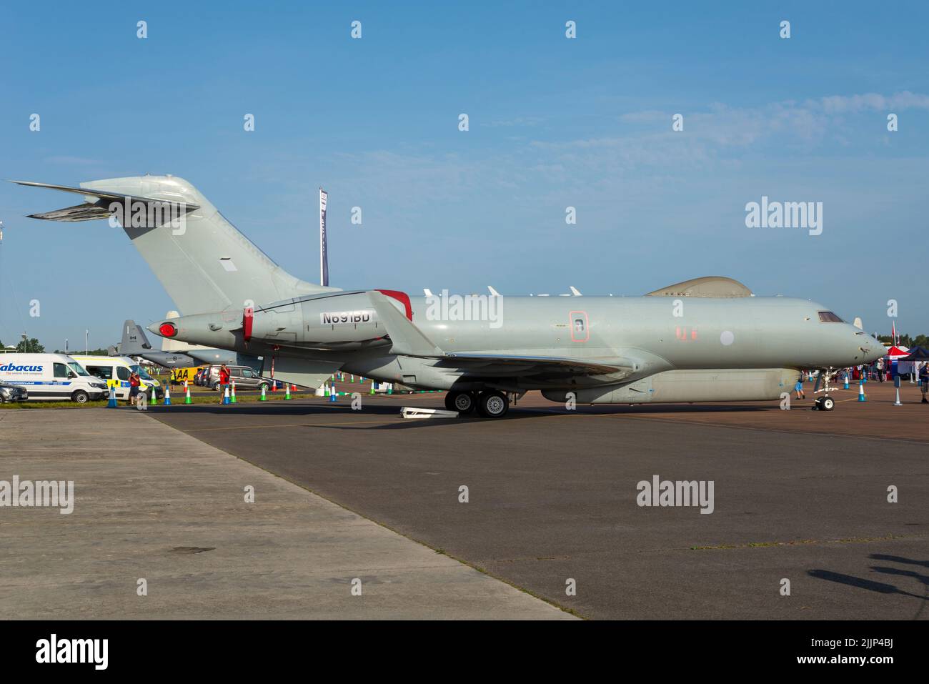 Bombardier BD-700 Global jet plane N691BD formerly RAF R1 Sentinel ...