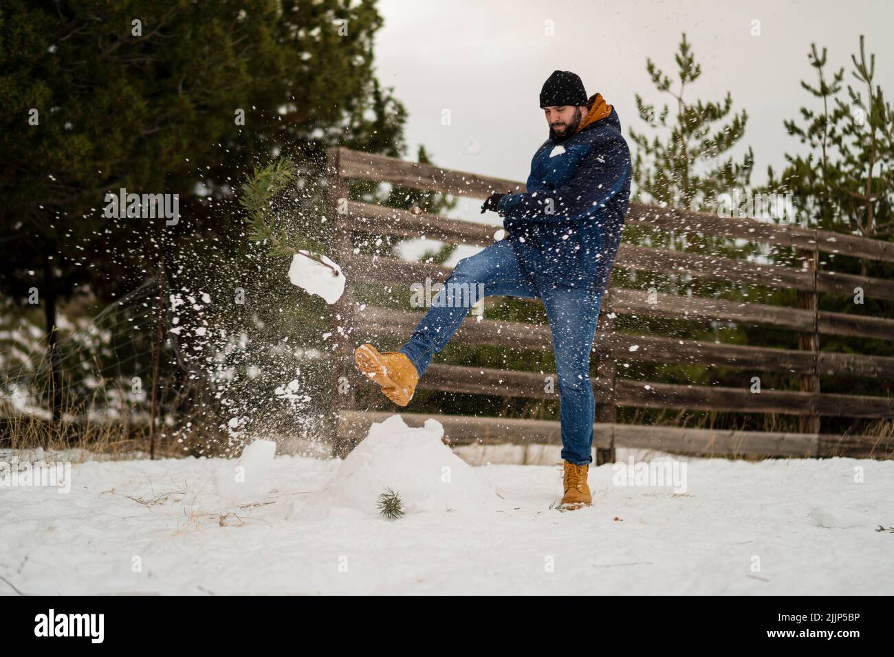 Male snowman hi-res stock photography and images - Alamy