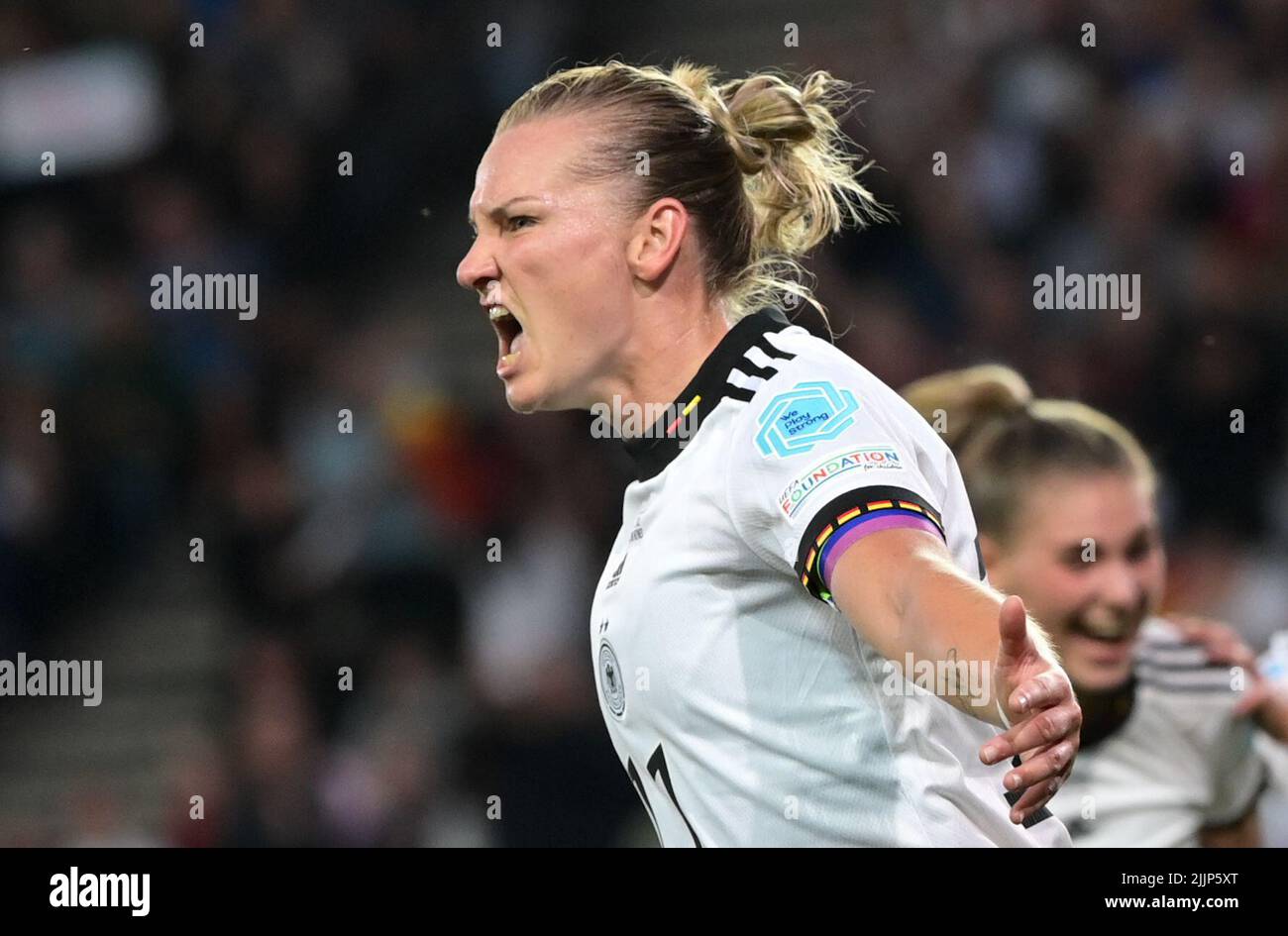 Alexandra popp july stadium mk hi-res stock photography and images - Alamy