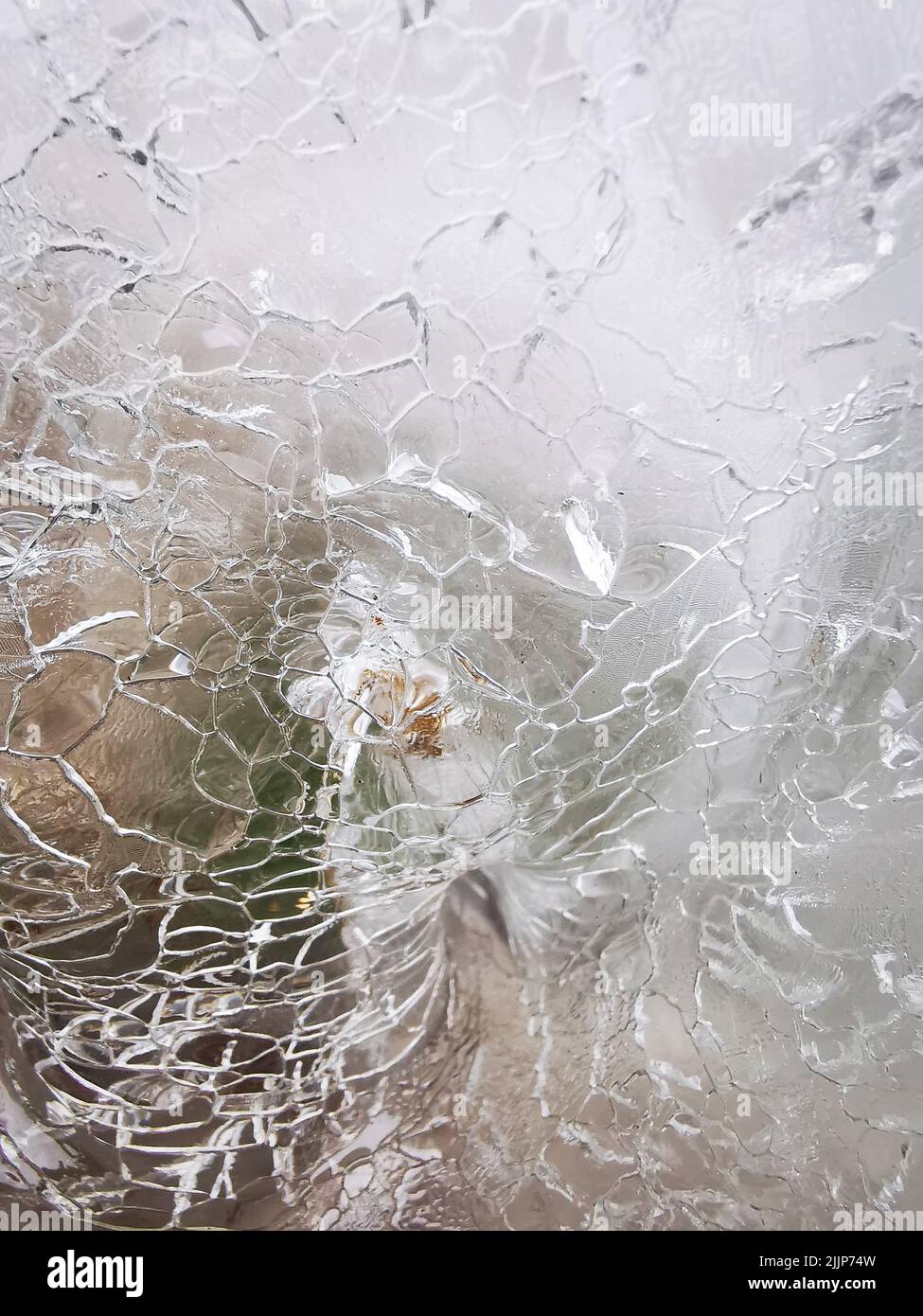 Ice vertical hi-res stock photography and images - Alamy