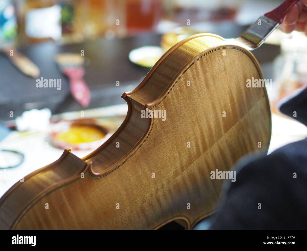 Luthier painting hi-res stock photography and images - Alamy