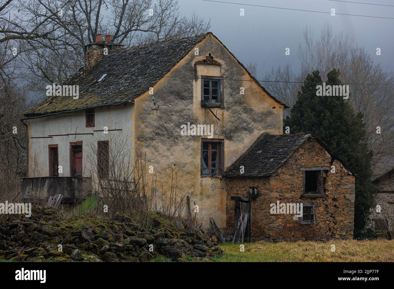 A lonely abandoned house in the foggy weather Stock Photo - Alamy
