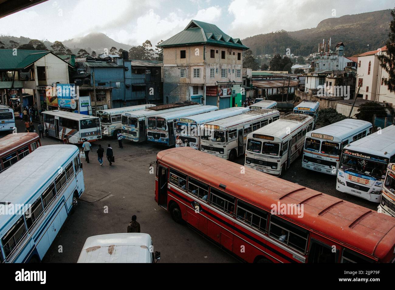 Bus in sri lanka hi-res stock photography and images - Alamy