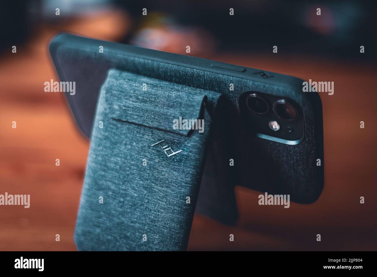 Camera peak hi-res stock photography and images - Alamy