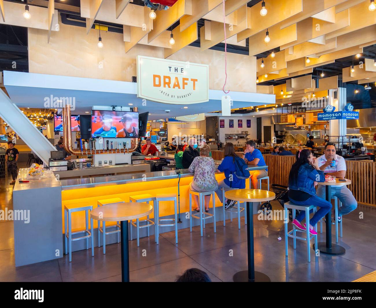 Draft bar at Hub on Causeway at North Station in historic West End ...