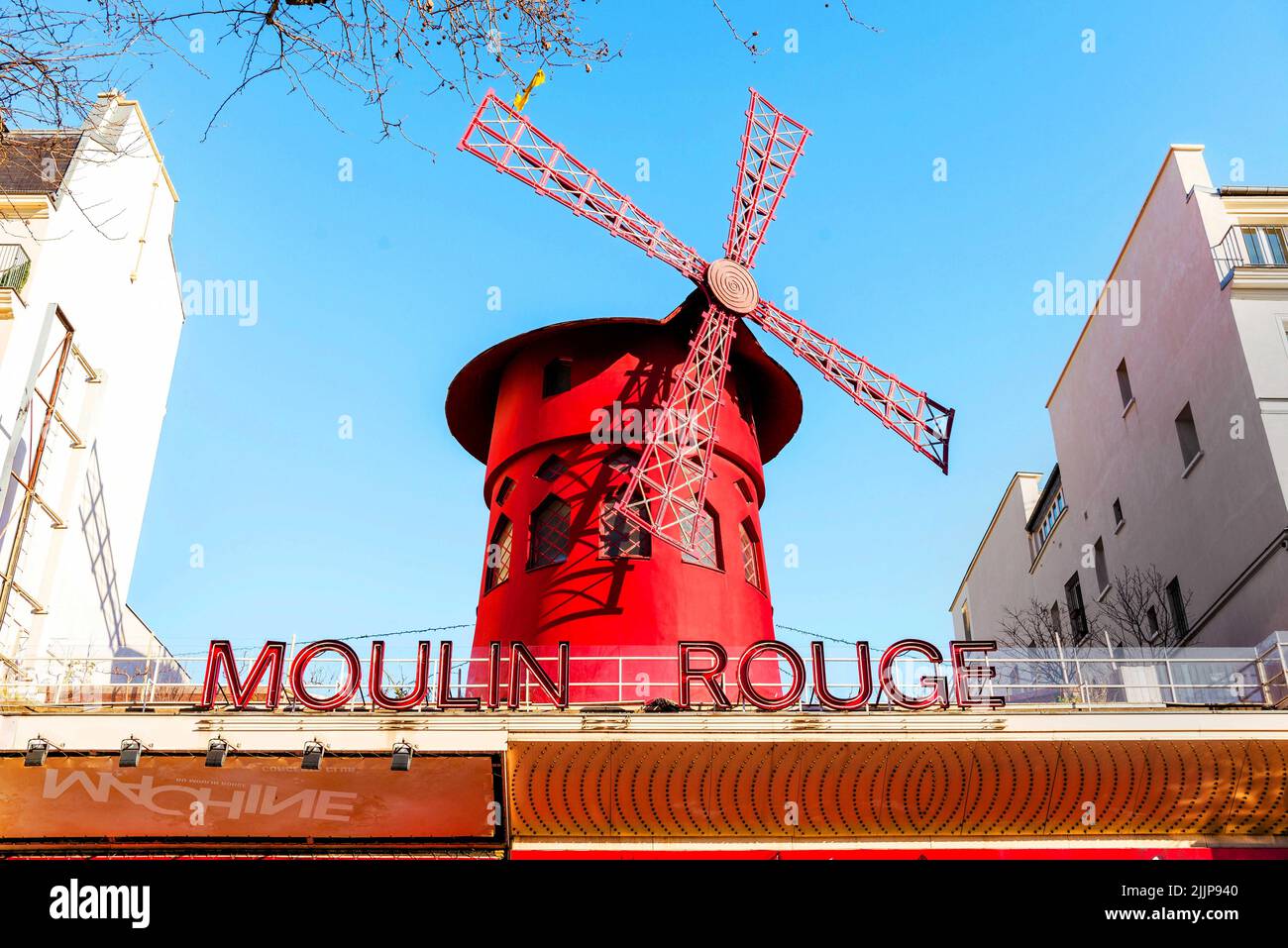 Famous cabaret moulin rouge hi-res stock photography and images - Alamy