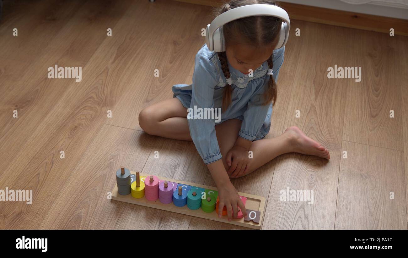 Kids dance music video hi-res stock photography and images - Alamy