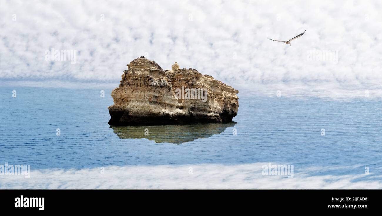 Large stone rock hi-res stock photography and images - Alamy