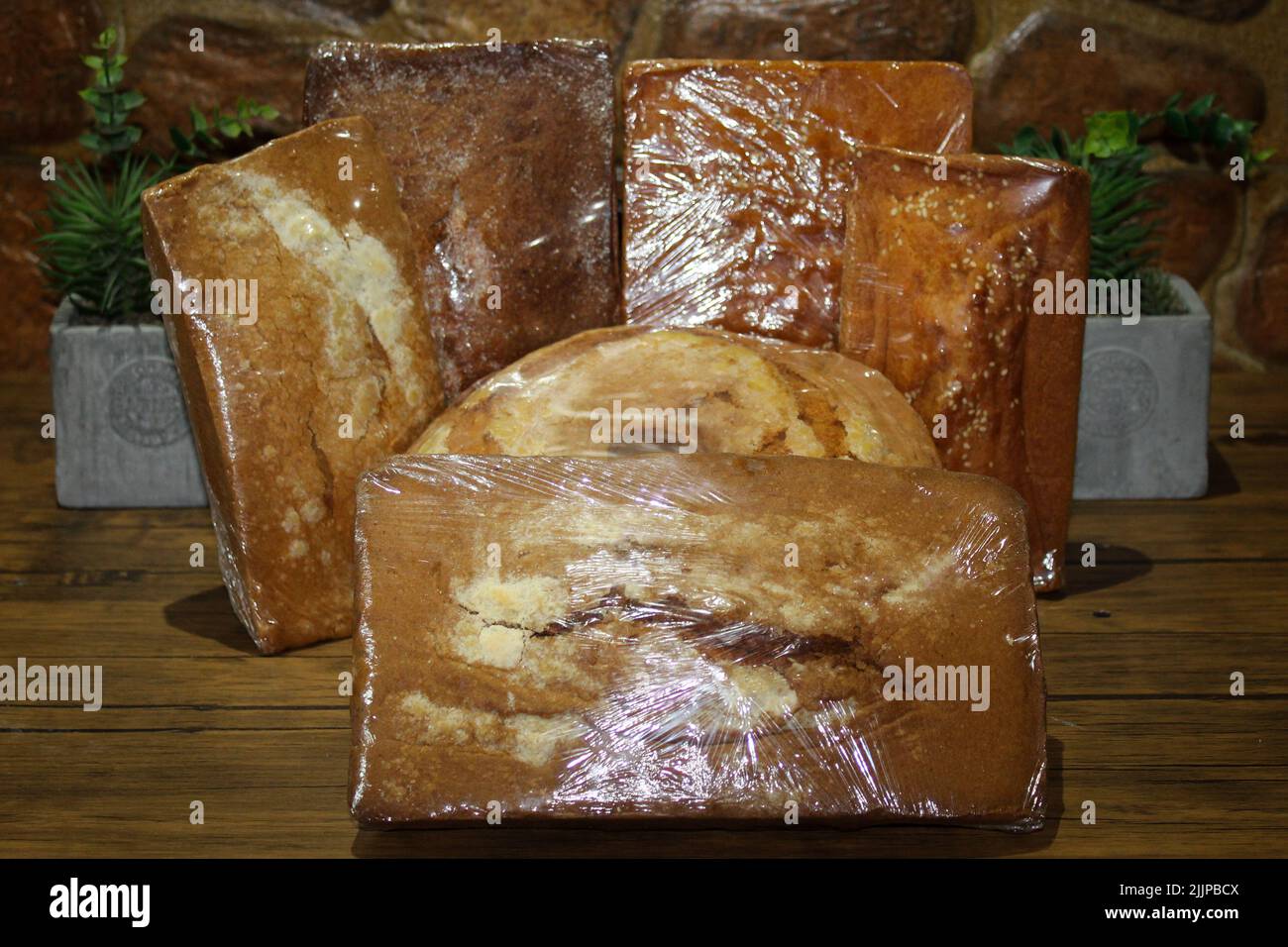 Plastic wrapped bread on table hi-res stock photography and images - Alamy