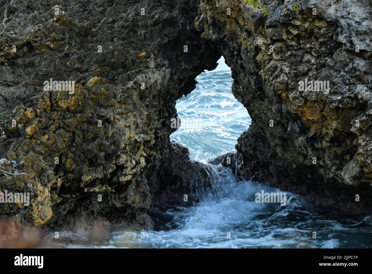 Ocean between surface hi-res stock photography and images - Alamy