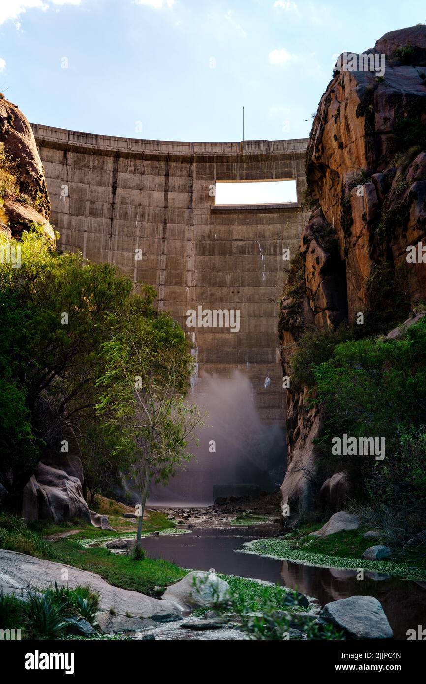Large dam hi-res stock photography and images - Alamy