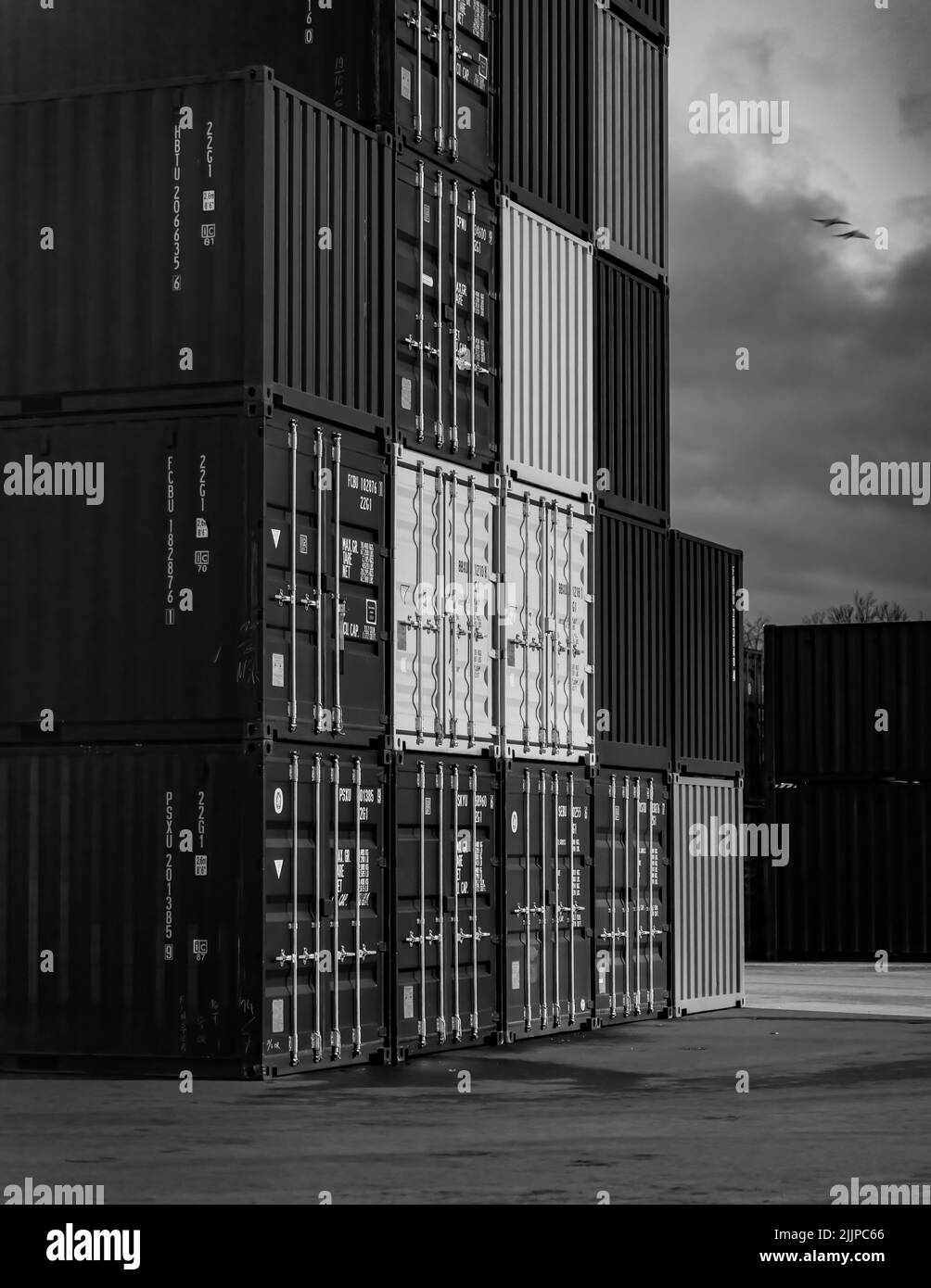 Bulk shipping containers Black and White Stock Photos & Images - Alamy