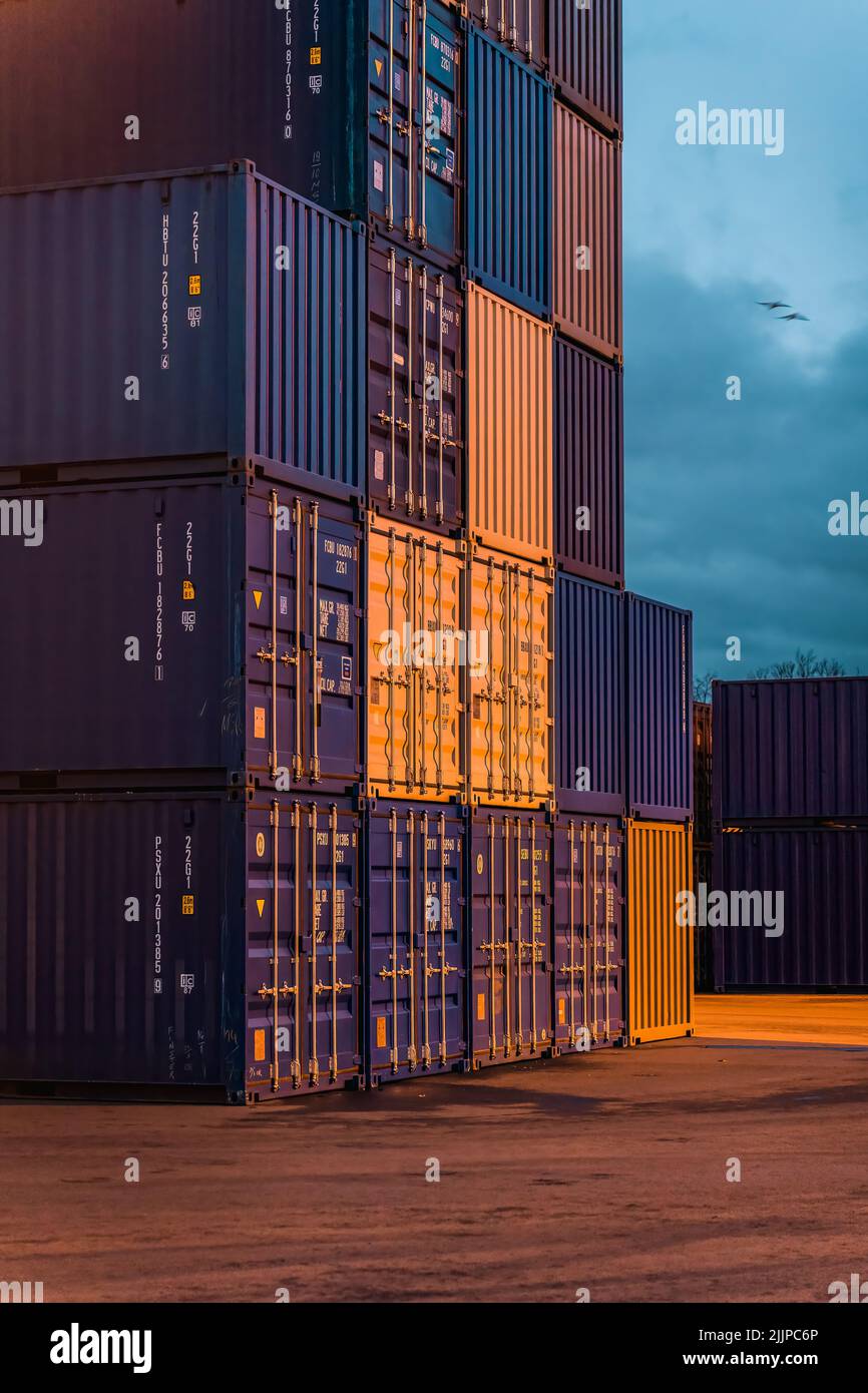 Cargo ship vertical hi-res stock photography and images - Alamy