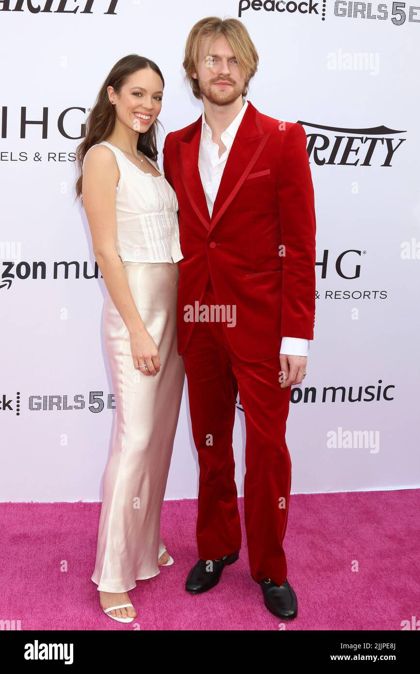 Finneas oconnell and claudia sulewski hi-res stock photography and ...