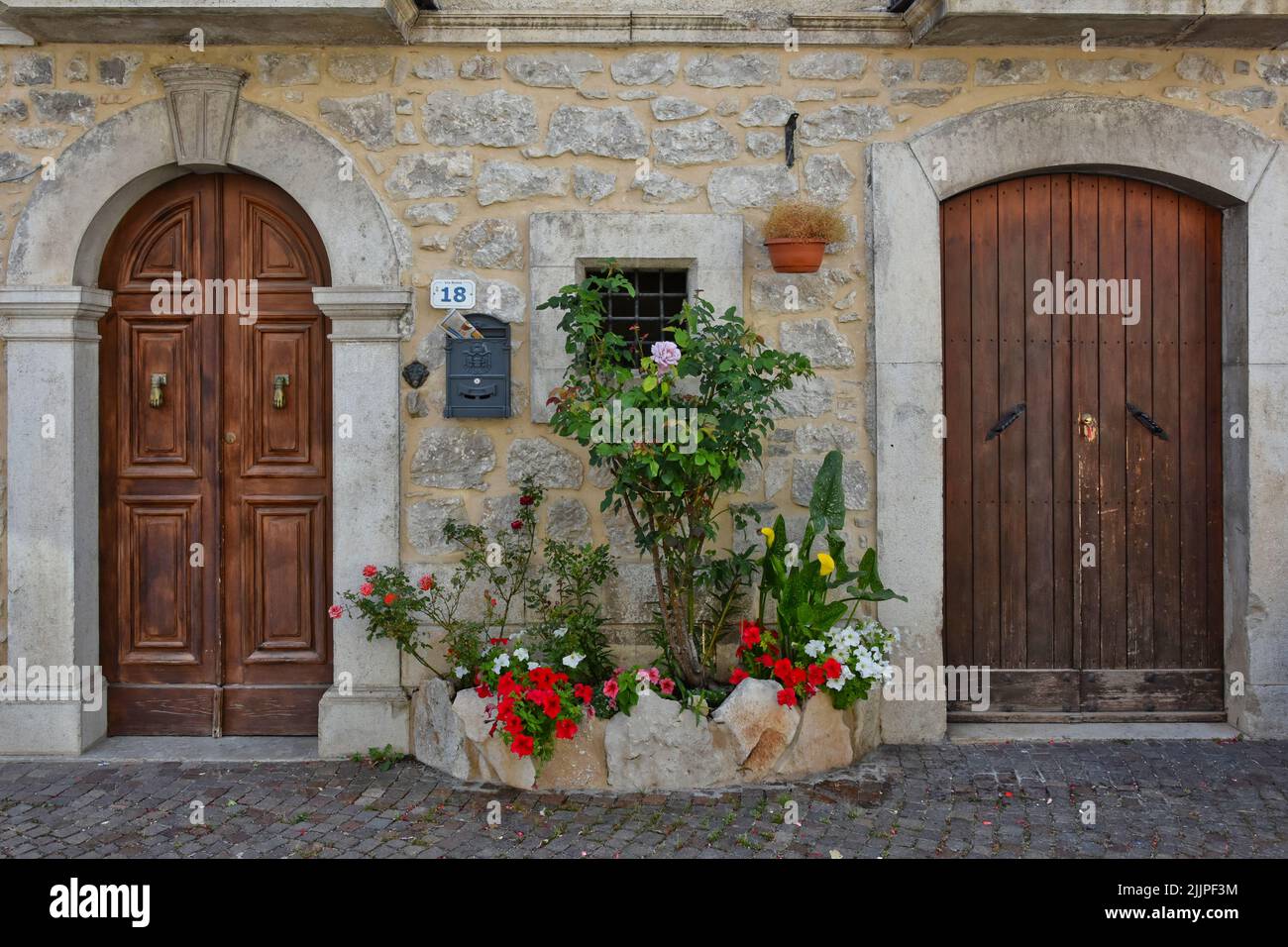 Scontrone hi-res stock photography and images - Alamy