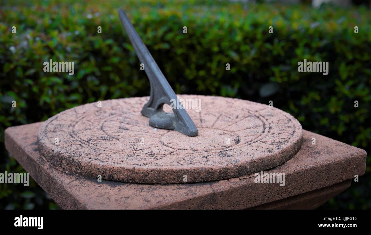 Sundial outdoor garden hi-res stock photography and images - Alamy