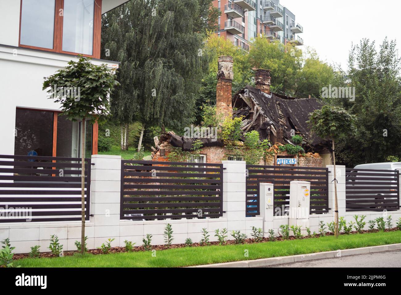 A perspective of the exterior of a house with its garden Stock Photo ...