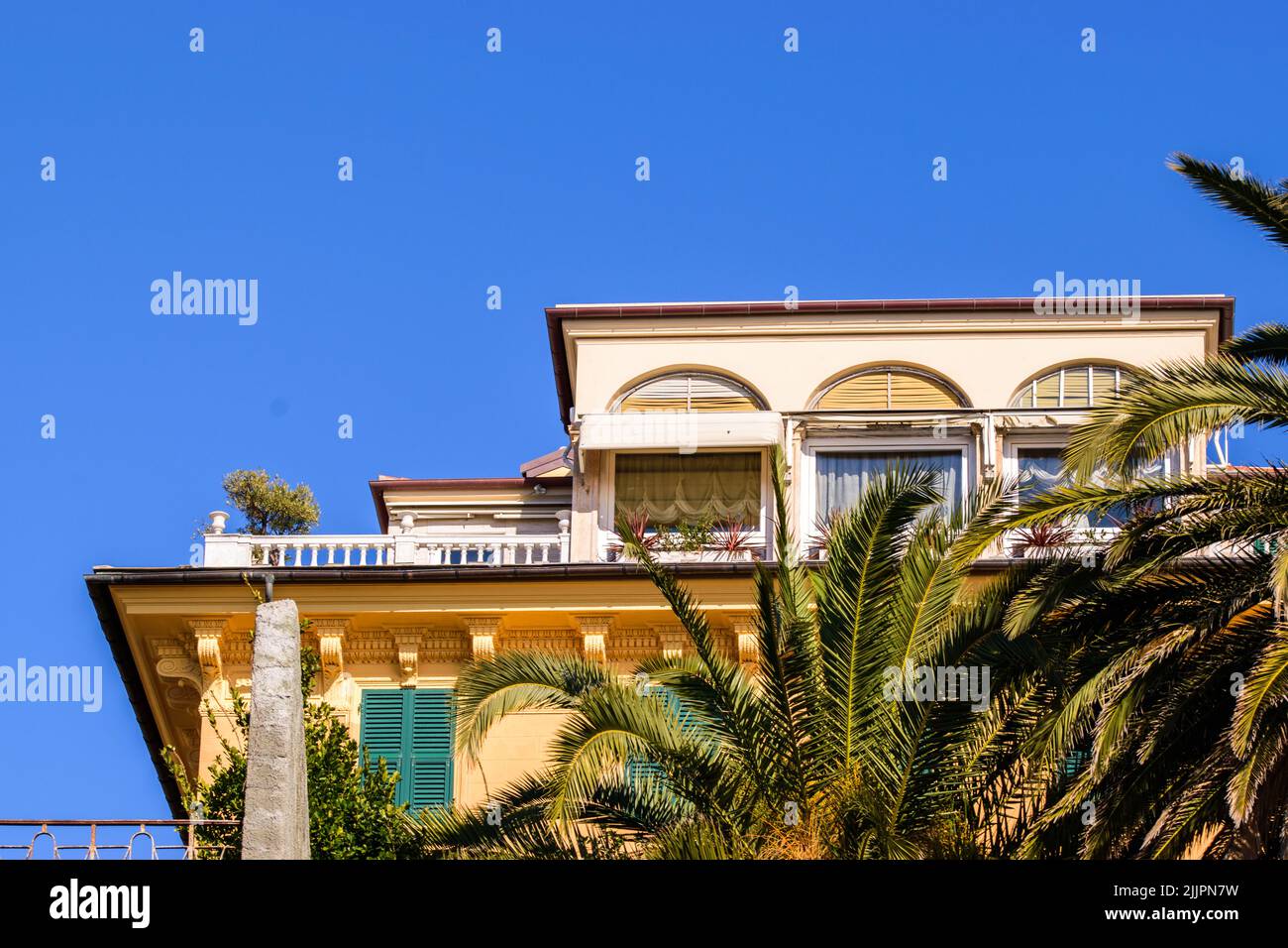 Beautiful historic buildings hi-res stock photography and images - Alamy