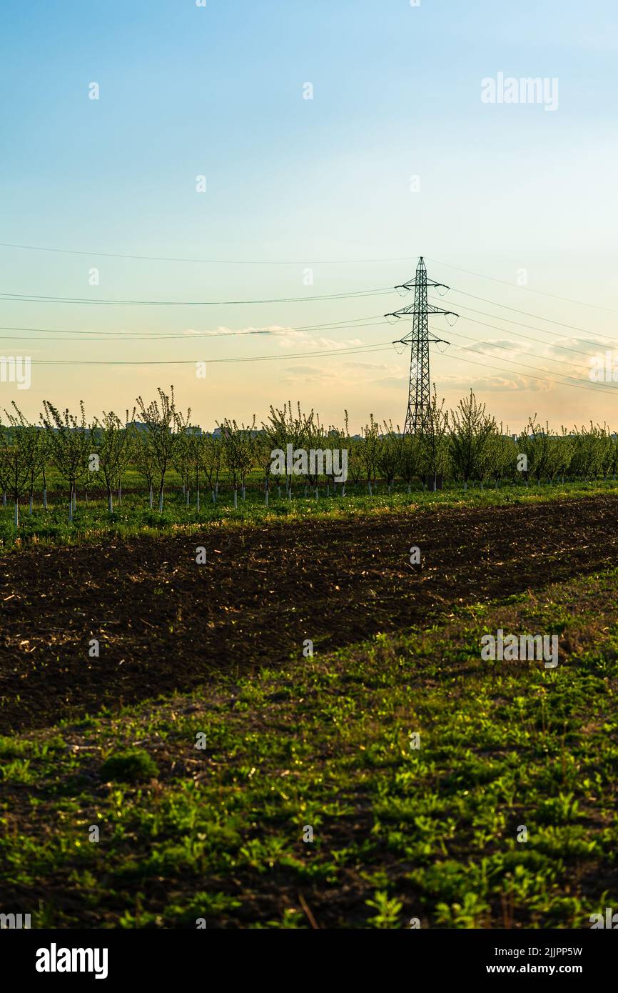 Countryside cloud agriculture organic hi-res stock photography and ...