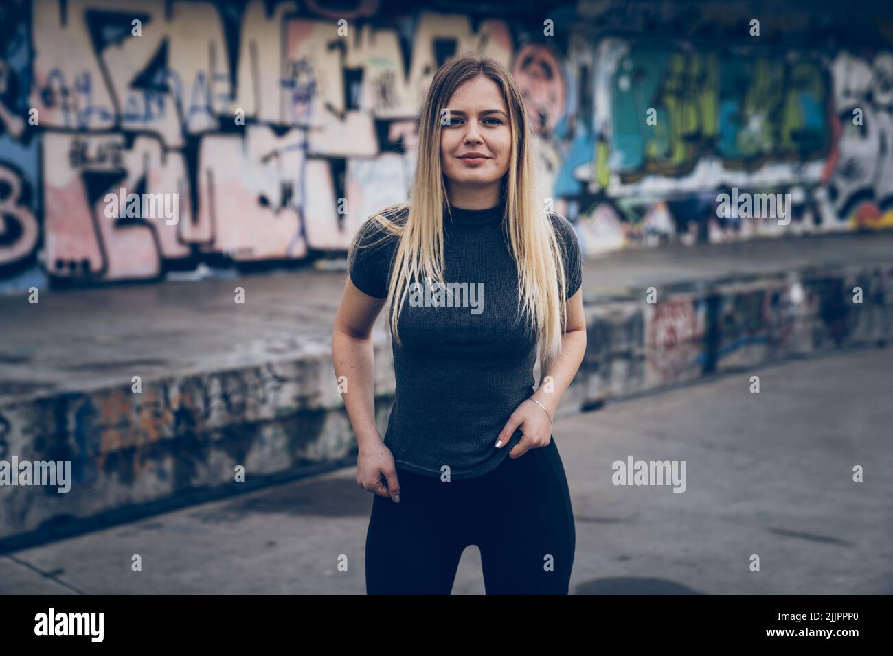 Female graffiti hi-res stock photography and images - Alamy