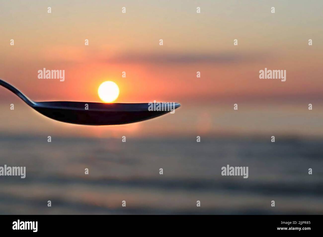 Wave a spoon hi-res stock photography and images - Alamy