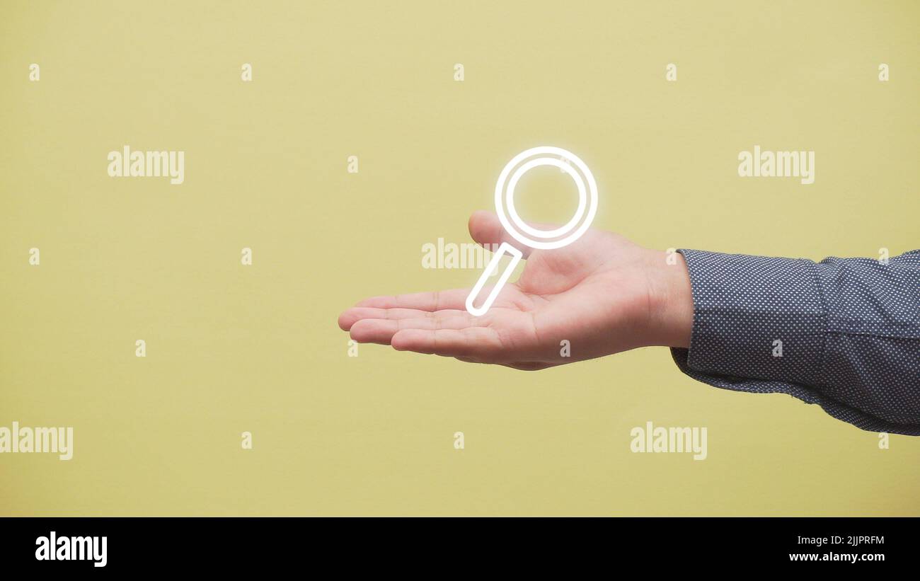 Search button icon hi-res stock photography and images - Alamy