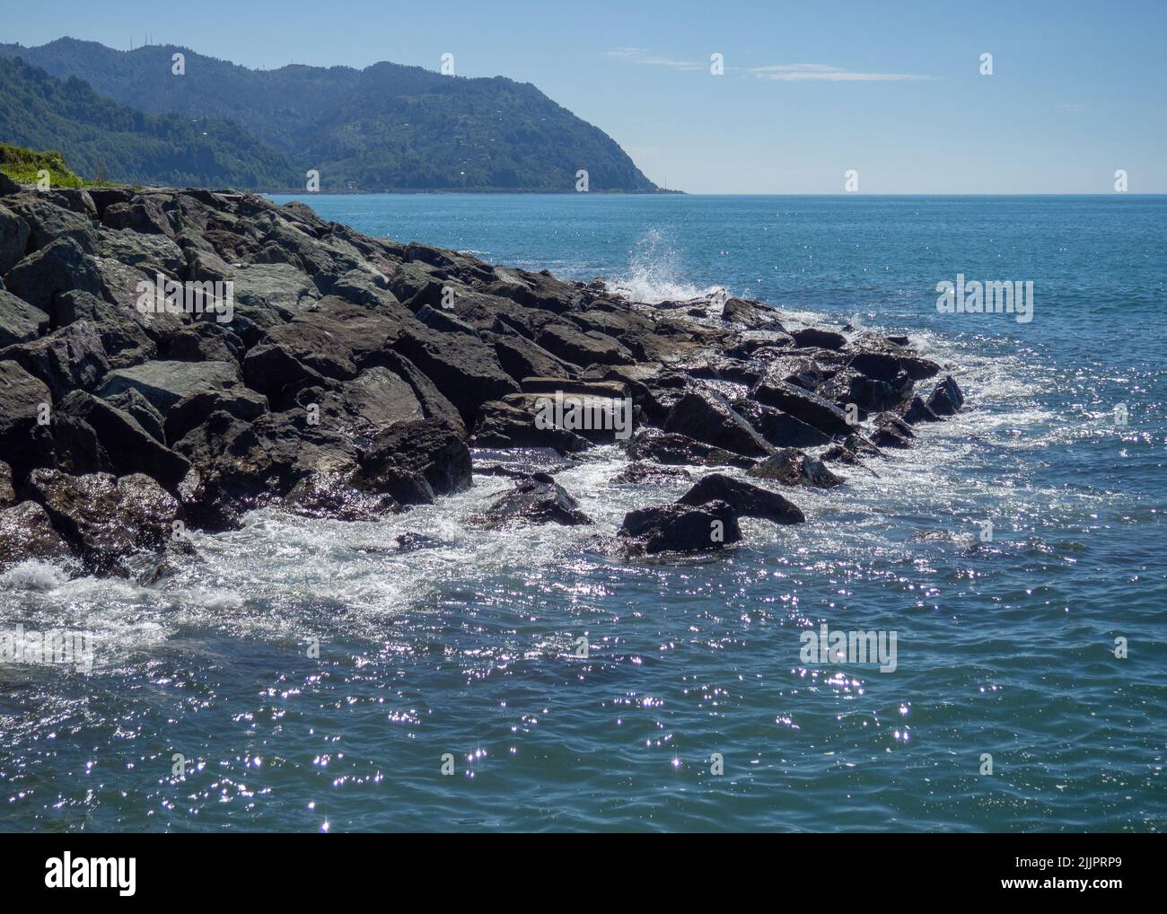 Beautiful shore big rocks pebble hi-res stock photography and images ...
