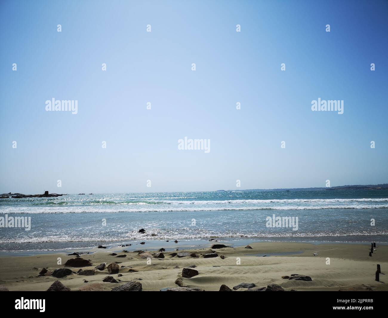 Beautiful beach water stones hi-res stock photography and images - Alamy