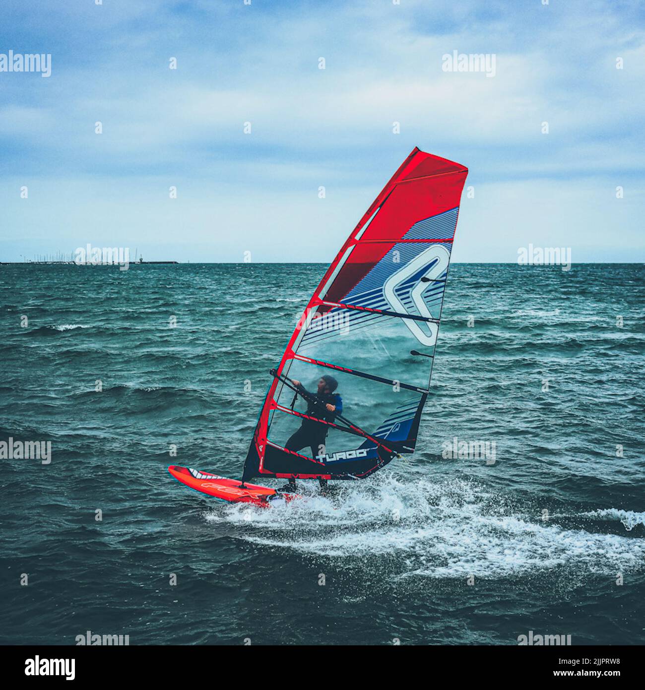 Man and ocean hi-res stock photography and images - Alamy