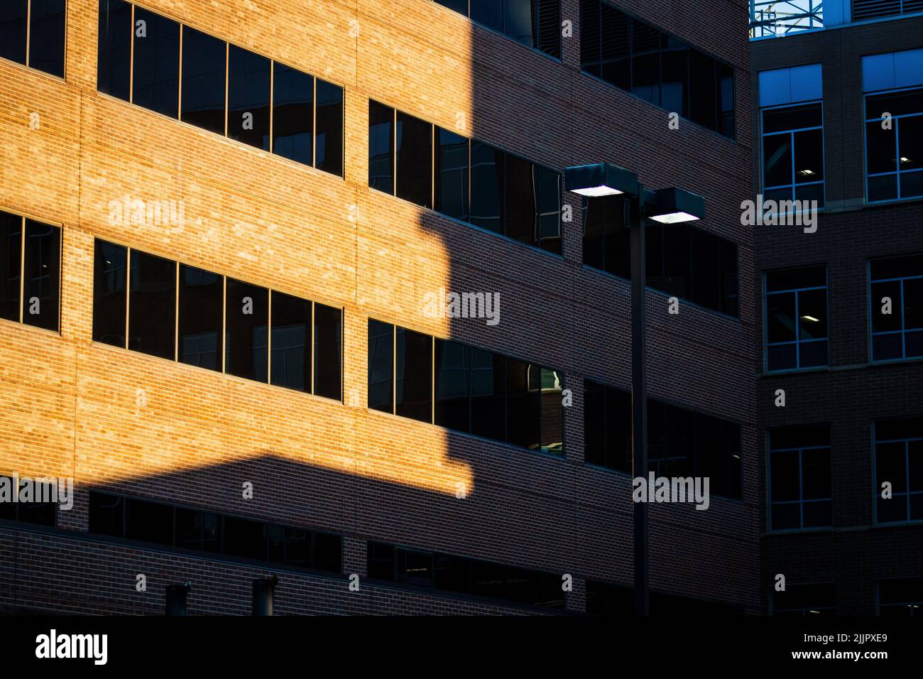 Big building nature hi-res stock photography and images - Alamy