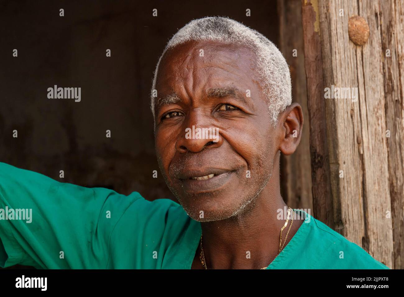 Man standing outside a house hi-res stock photography and images - Alamy