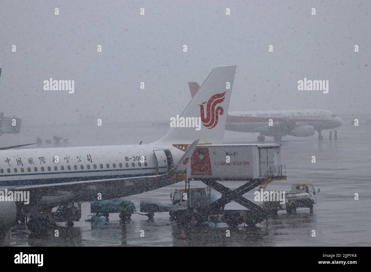 Heavy snow airport in hi-res stock photography and images - Alamy