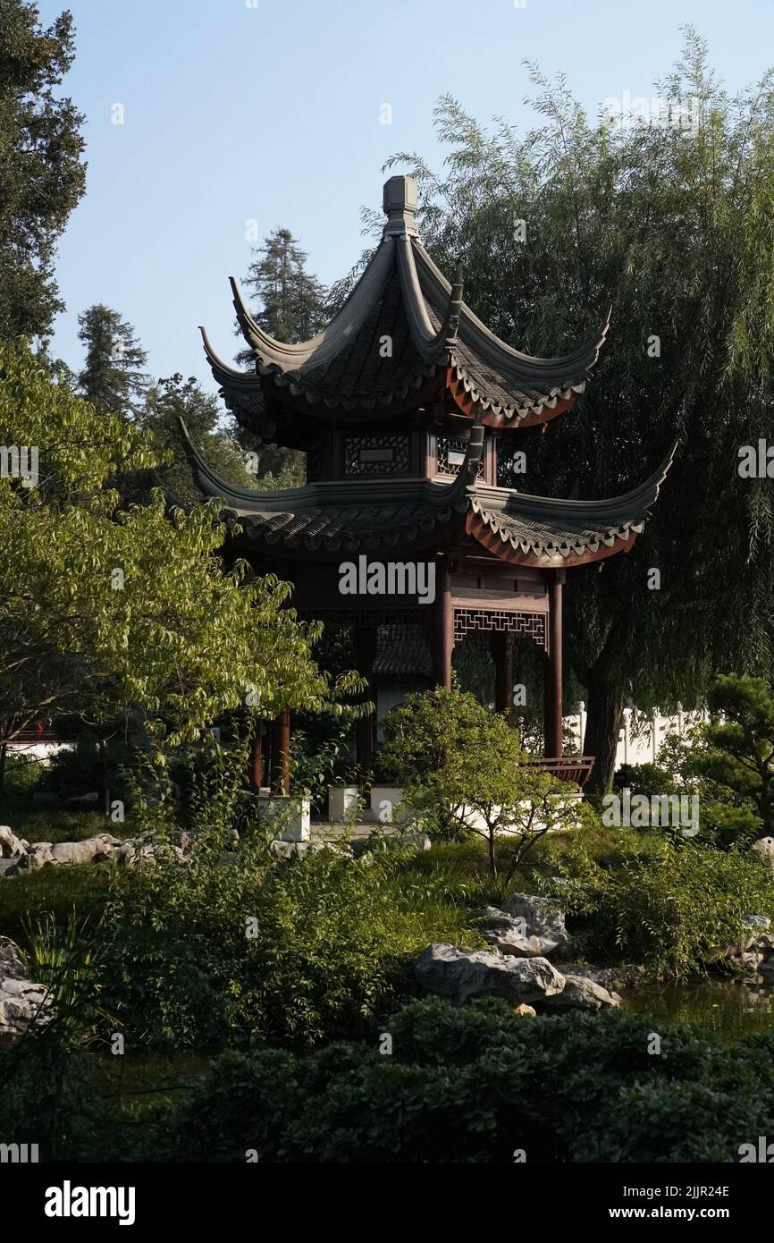 Japanese gazebo hi-res stock photography and images - Alamy