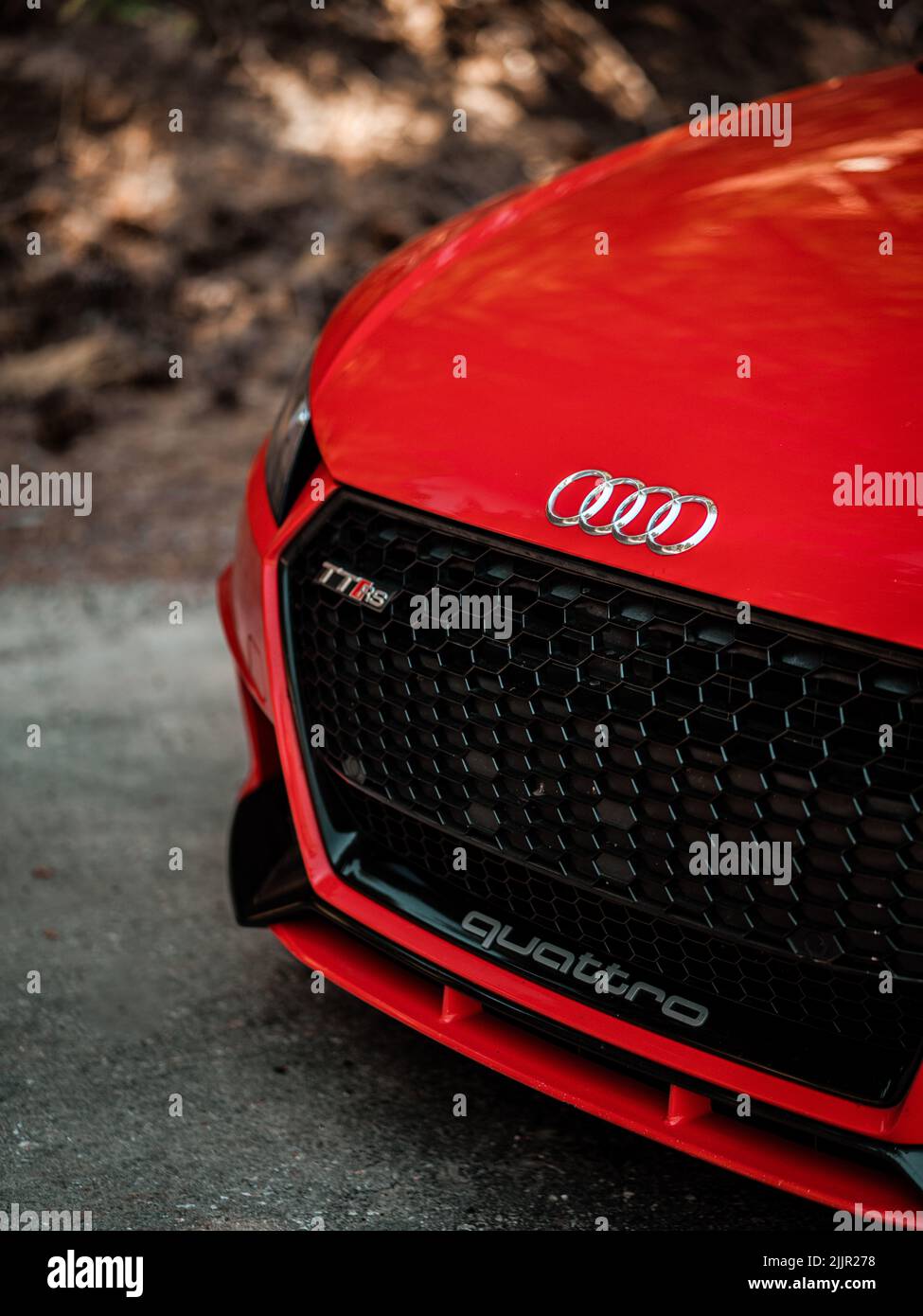 Audi tt red hi-res stock photography and images - Alamy