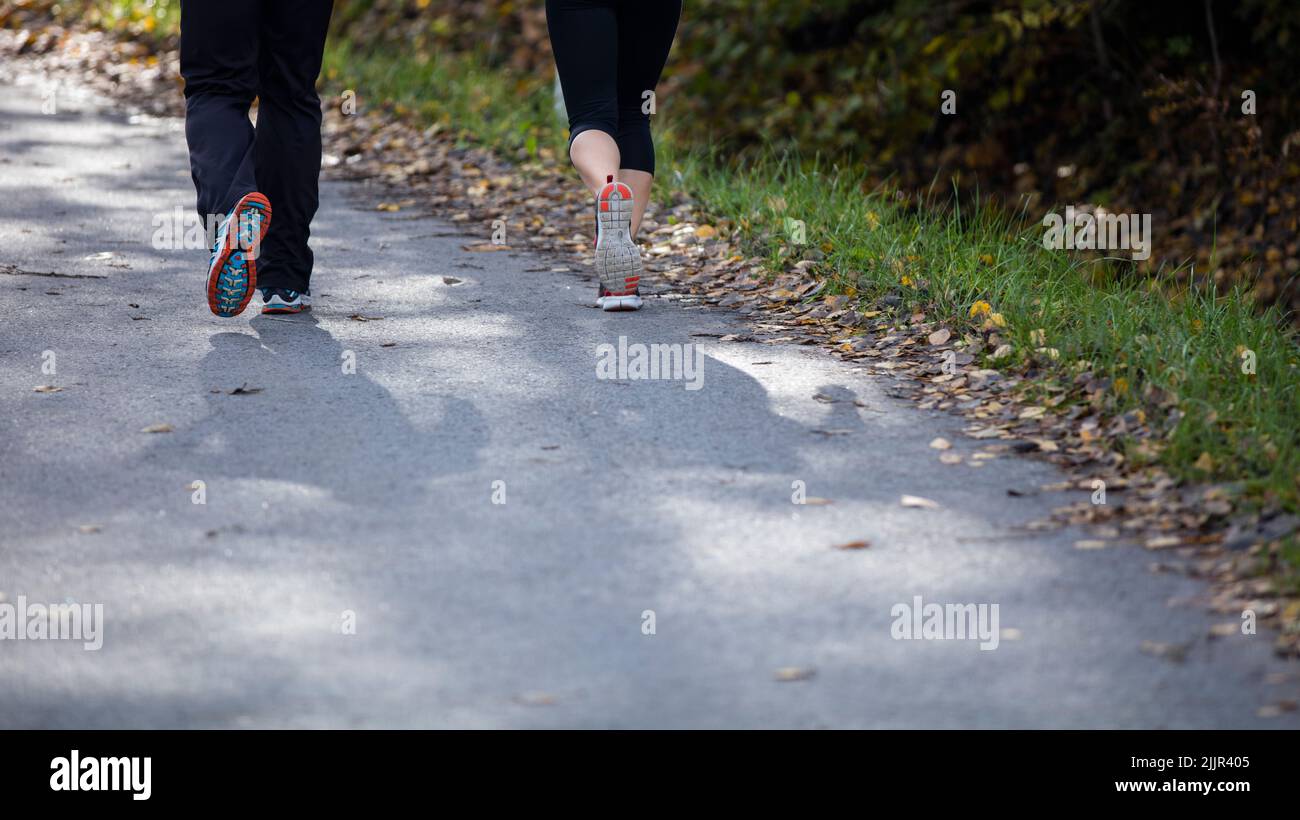 Women walking summer shoes hi-res stock photography and images - Alamy