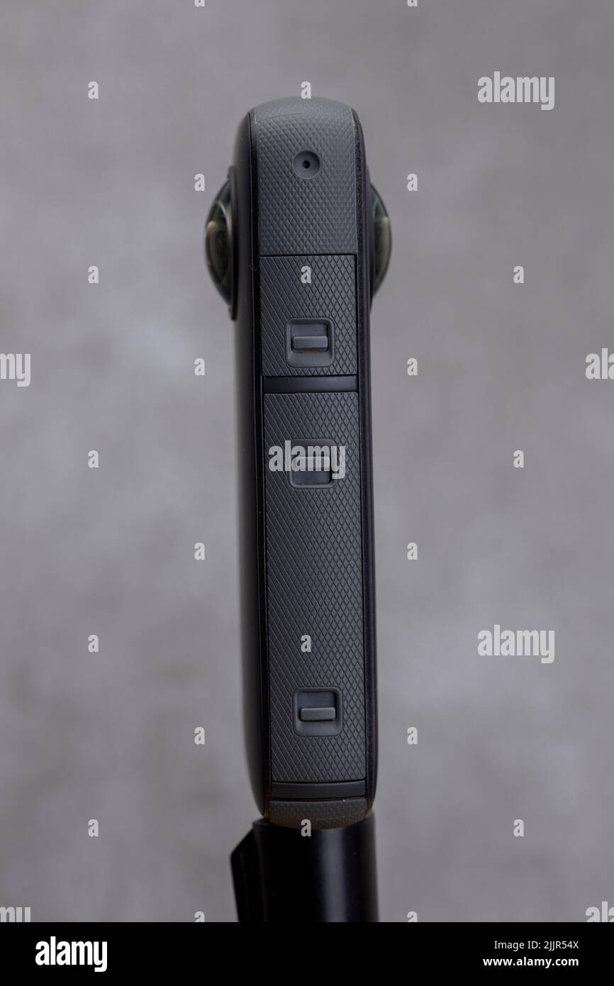 Sideview of new Insta360 camera with bulging lenses on either side ...
