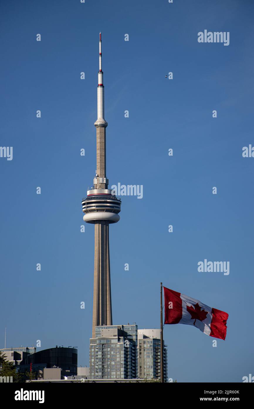 Toronto cn tower and construction hi-res stock photography and images ...