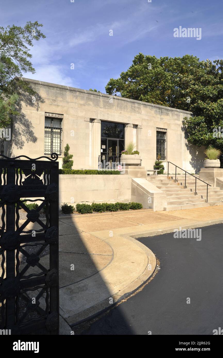 Calvary cemetery hi-res stock photography and images - Alamy