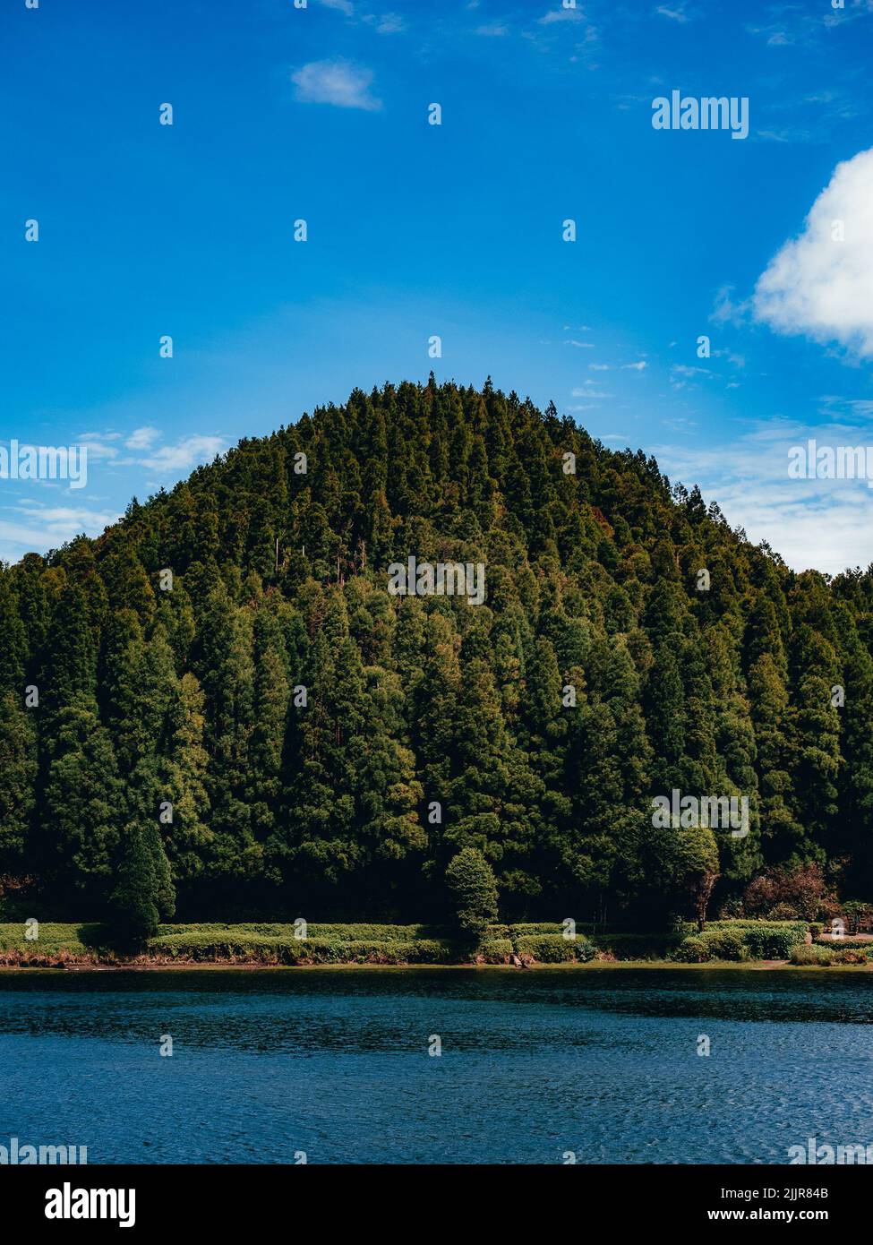 High lake hi-res stock photography and images - Alamy