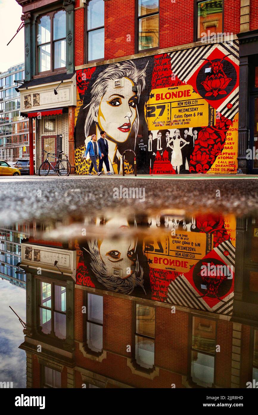 Beautiful street mural hi-res stock photography and images - Alamy
