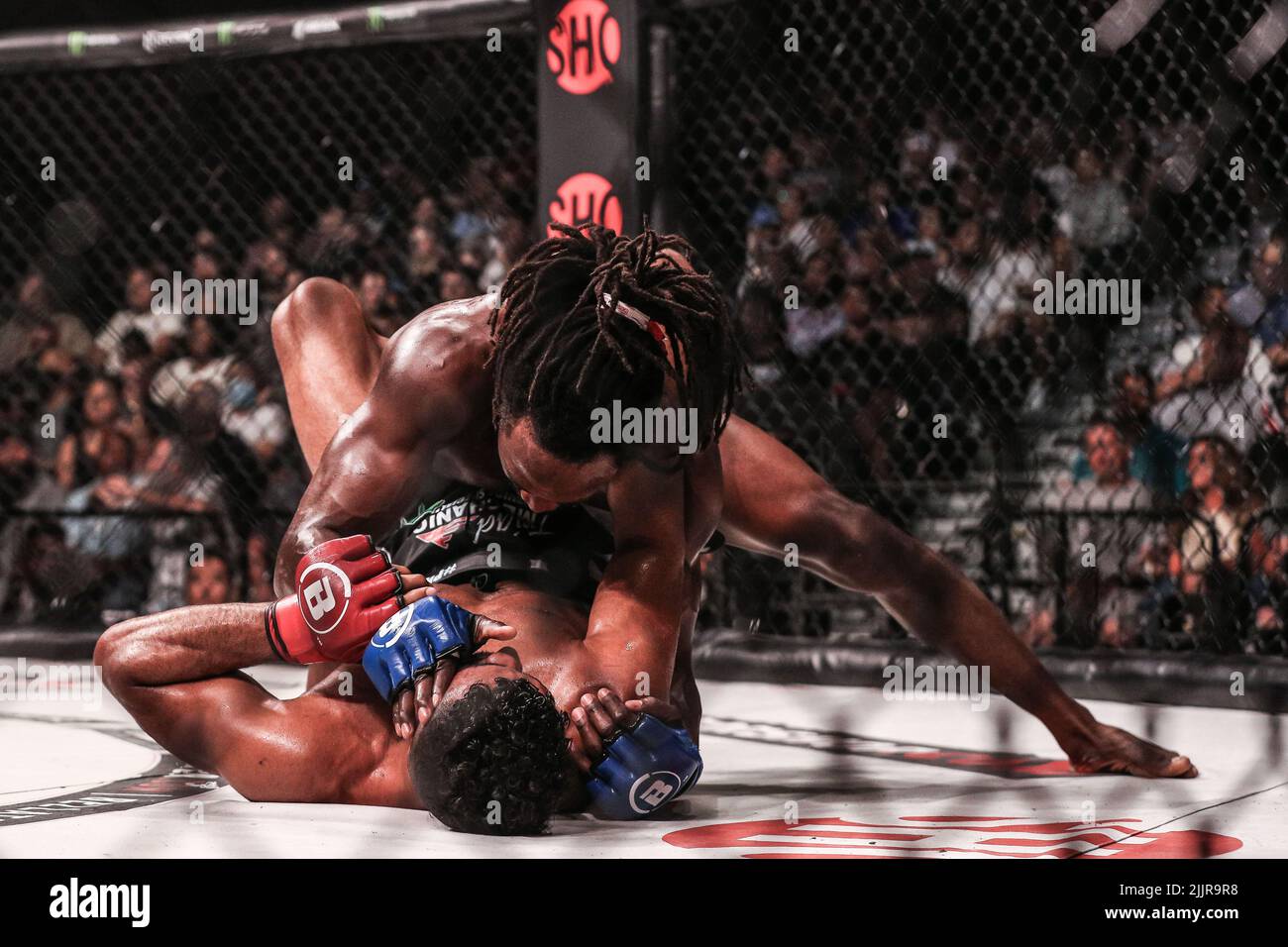 Jason Jackson works for control while inside Douglas Lima’s guard at ...