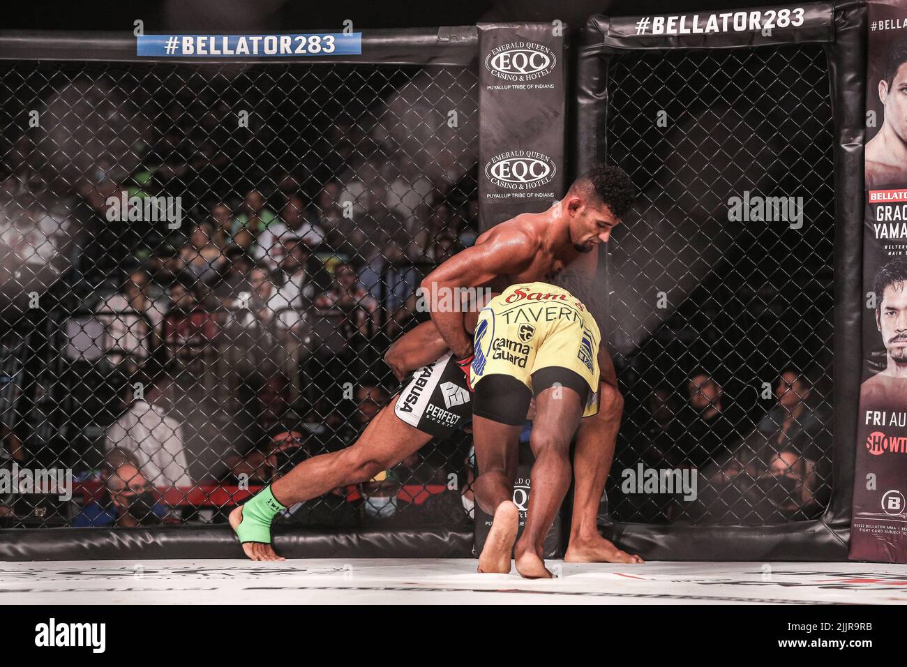 Jason Jackson pressures Douglas Lima against the cage at Bellator 283 ...
