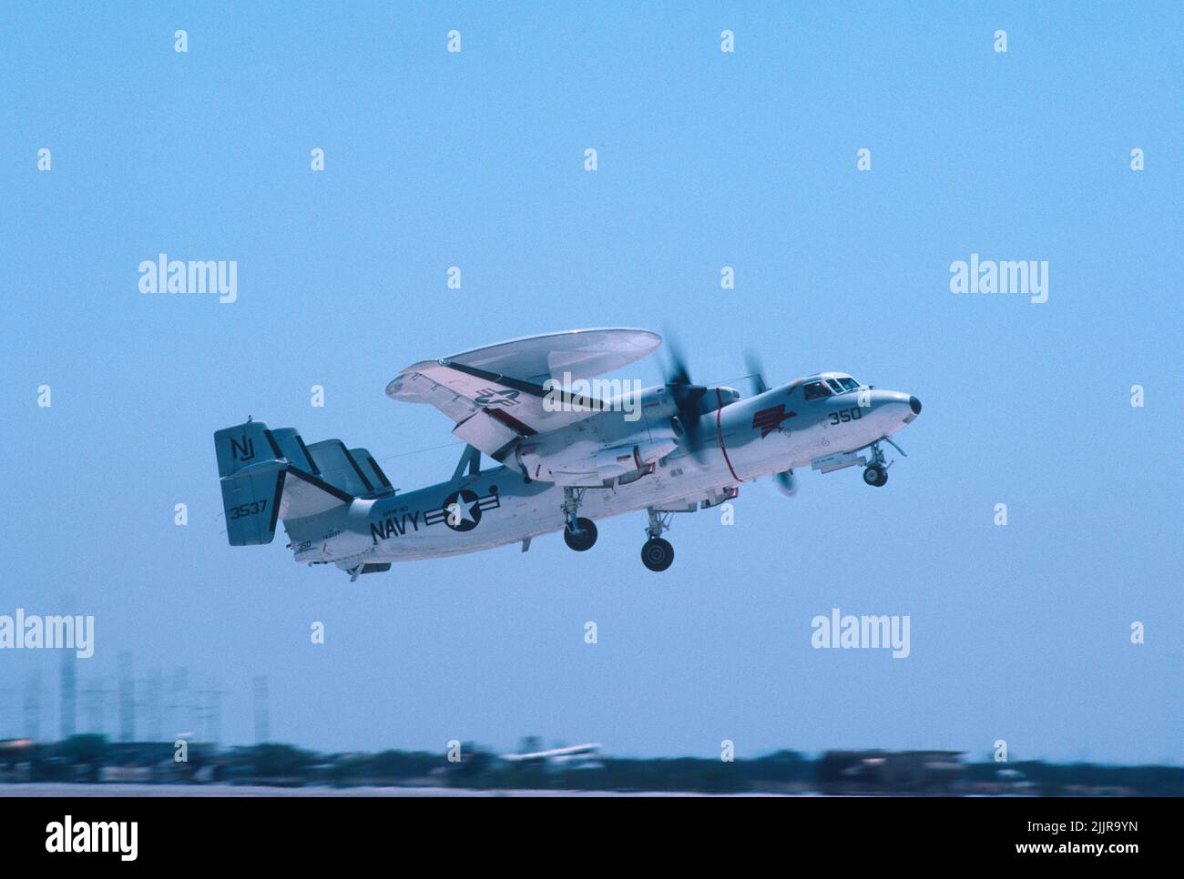 Grumman hawkeye hi-res stock photography and images - Alamy