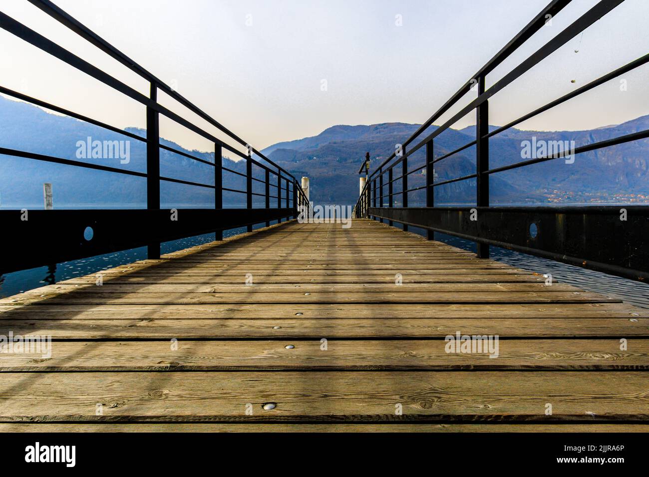 Jetty at lake como hi-res stock photography and images - Alamy