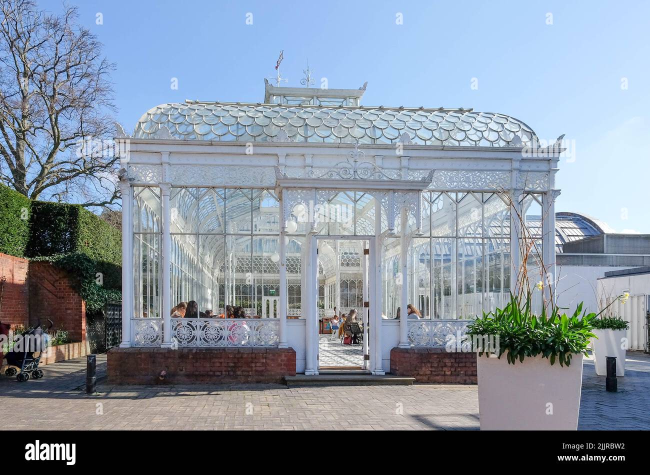 Victorian conservatory glass hi-res stock photography and images - Alamy